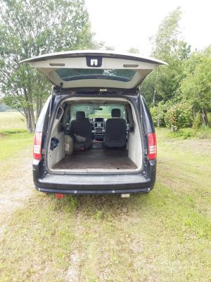 Blue Chrysler town-&-country 2010 in Liepaja, with an engine capacity of 3.80 L and mileage of 214 thousand km for 4000 €, photo 9 on AUTOMOTO.COM.LV