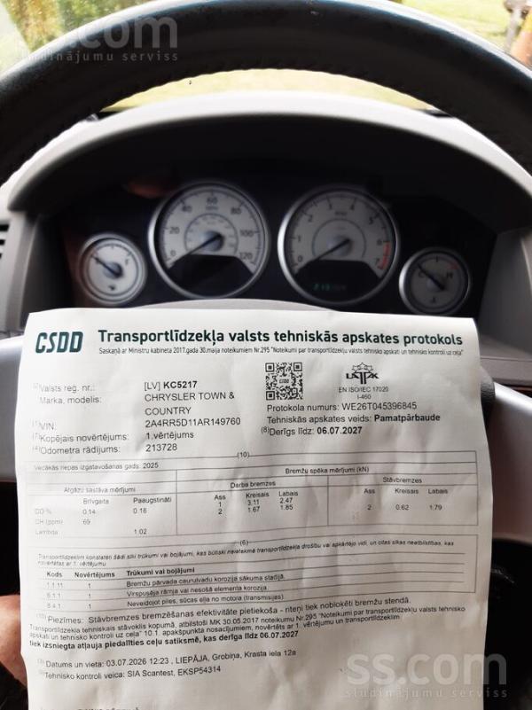 Zils Chrysler town-&-country 2010 Liepāja, ar dzinēja tilpumu 3.80 L un nobraukumu 214 tūkst. km par 4000 €, foto 9 vietnē AUTOMOTO.COM.LV