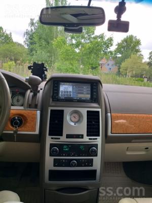 Zils Chrysler town-&-country 2010 Rīga, ar dzinēja tilpumu 4.00 L un nobraukumu 250 tūkst. km par 3900 €, foto 10 vietnē AUTOMOTO.COM.LV