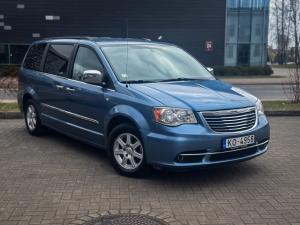 Blue Chrysler town-&-country 2011 in Riga, with an engine capacity of 3.60 L and mileage of 215 thousand km for 6995 €, photo  on AUTOMOTO.COM.LV