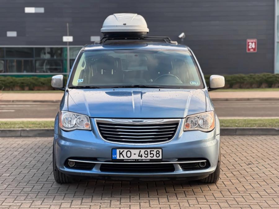 Zils Chrysler town-&-country 2011 Rīga, ar dzinēja tilpumu 3.60 L un nobraukumu 215 tūkst. km par 6995 €, foto 7 vietnē AUTOMOTO.COM.LV