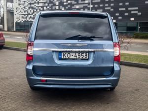 Zils Chrysler town-&-country 2011 Rīga, ar dzinēja tilpumu 3.60 L un nobraukumu 215 tūkst. km par 6995 €, foto 8 vietnē AUTOMOTO.COM.LV