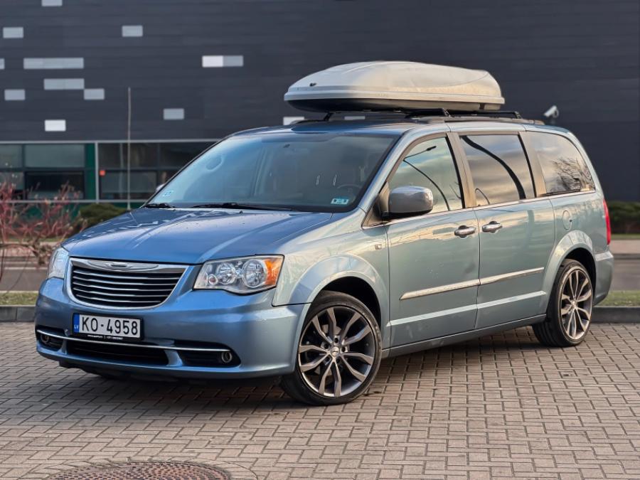Zils Chrysler town-&-country 2011 Rīga, ar dzinēja tilpumu 3.60 L un nobraukumu 215 tūkst. km par 6995 €, foto 11 vietnē AUTOMOTO.COM.LV