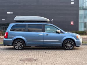 Zils Chrysler town-&-country 2011 Rīga, ar dzinēja tilpumu 3.60 L un nobraukumu 215 tūkst. km par 6995 €, foto 13 vietnē AUTOMOTO.COM.LV