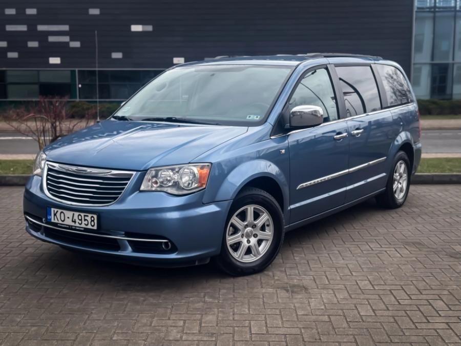Zils Chrysler town-&-country 2011 Rīga, ar dzinēja tilpumu 3.60 L un nobraukumu 215 tūkst. km par 6995 €, foto 16 vietnē AUTOMOTO.COM.LV