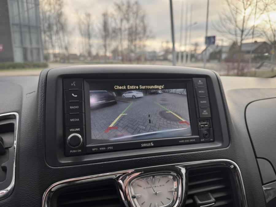 Zils Chrysler town-&-country 2011 Rīga, ar dzinēja tilpumu 3.60 L un nobraukumu 215 tūkst. km par 6995 €, foto 26 vietnē AUTOMOTO.COM.LV