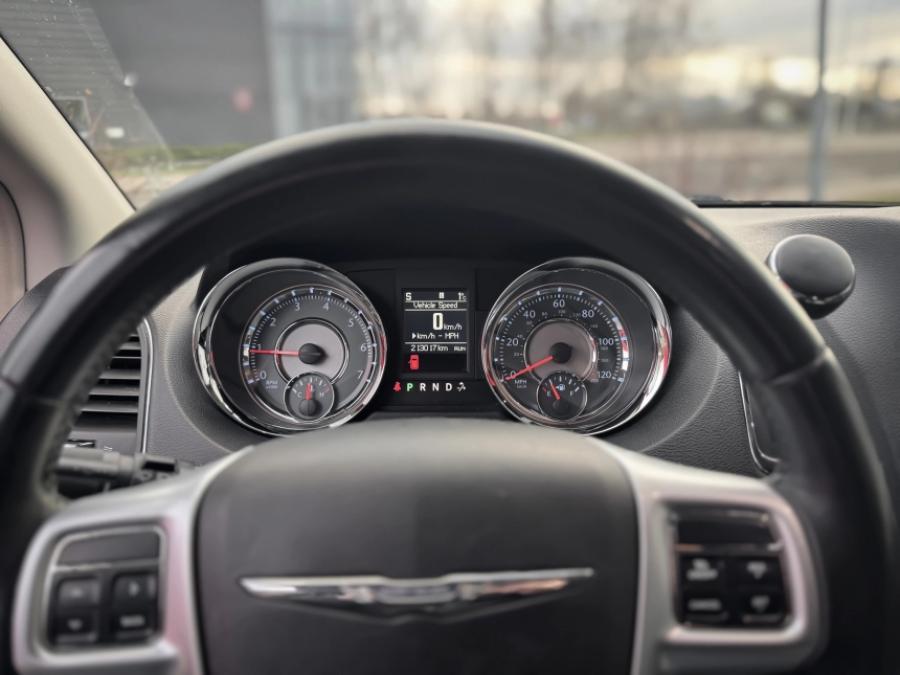 Zils Chrysler town-&-country 2011 Rīga, ar dzinēja tilpumu 3.60 L un nobraukumu 215 tūkst. km par 6995 €, foto 27 vietnē AUTOMOTO.COM.LV