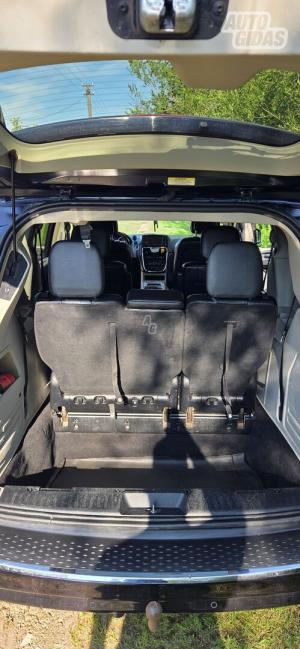 Zils Chrysler town-&-country 2011 Mažeikiai, ar dzinēja tilpumu 3.60 L un nobraukumu 297 tūkst. km par 6300 €, foto 15 vietnē AUTOMOTO.COM.LV