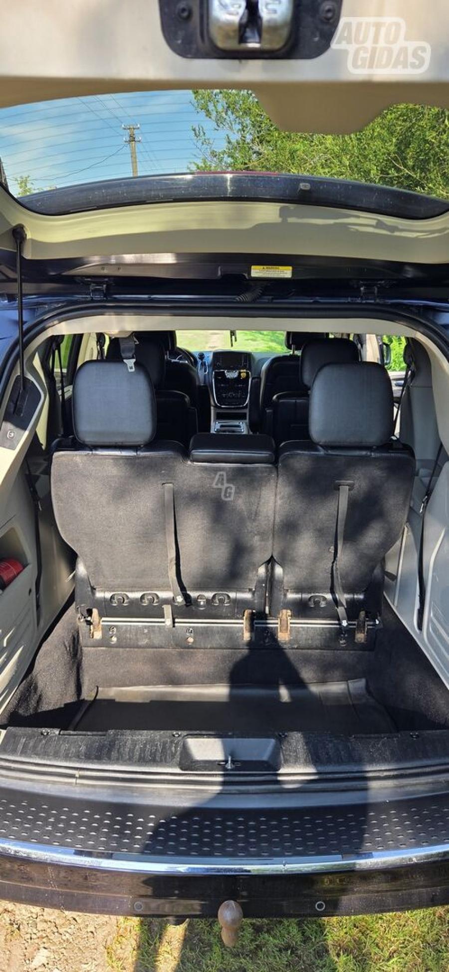 Zils Chrysler town-&-country 2011 Mažeikiai, ar dzinēja tilpumu 3.60 L un nobraukumu 297 tūkst. km par 6300 €, foto 15 vietnē AUTOMOTO.COM.LV