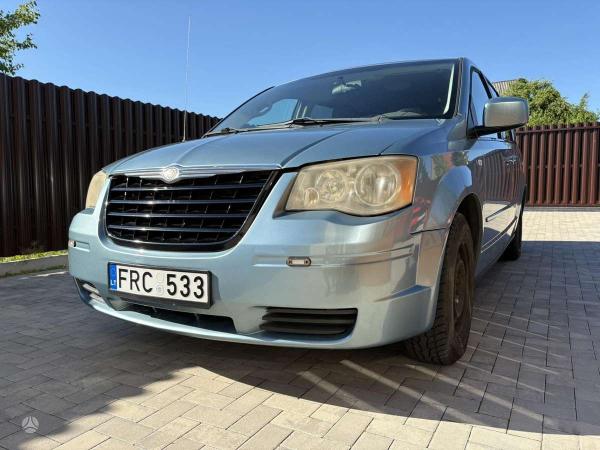 Blue Chrysler town-&-country 2012 in Kaunas, with an engine capacity of 3.30 L and mileage of 191 thousand km for 3000 €, photo 1 on AUTOMOTO.COM.LV