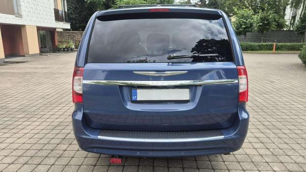Blue Chrysler town-&-country 2012 in Klaipeda, with an engine capacity of 3.60 L and mileage of 267 thousand km for 5900 €, photo 10 on AUTOMOTO.COM.LV