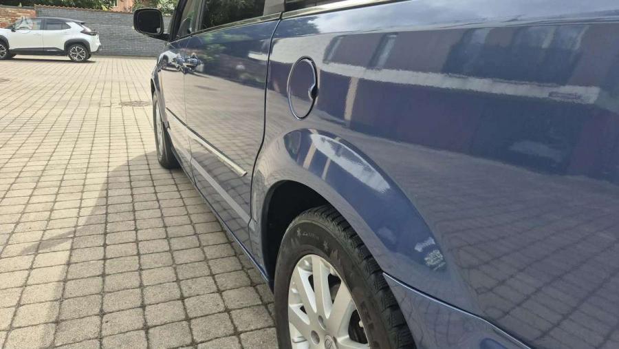 Zils Chrysler town-&-country 2012 Klaipėda, ar dzinēja tilpumu 3.60 L un nobraukumu 267 tūkst. km par 5900 €, foto 17 vietnē AUTOMOTO.COM.LV