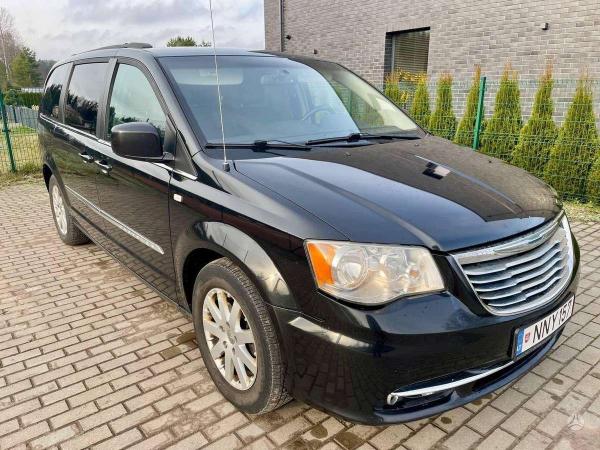 Zils Chrysler town-&-country 2013 Viļņa, ar dzinēja tilpumu 3.60 L un nobraukumu 275 tūkst. km par 5600 €, foto 1 vietnē AUTOMOTO.COM.LV