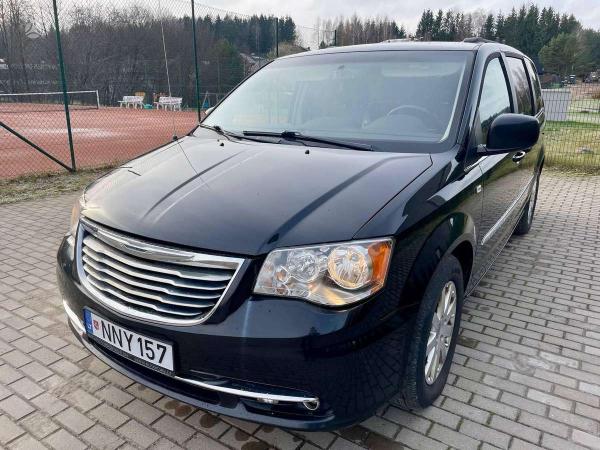 Zils Chrysler town-&-country 2013 Viļņa, ar dzinēja tilpumu 3.60 L un nobraukumu 275 tūkst. km par 5600 €, foto 2 vietnē AUTOMOTO.COM.LV