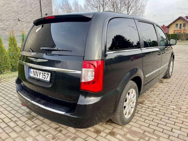 Zils Chrysler town-&-country 2013 Viļņa, ar dzinēja tilpumu 3.60 L un nobraukumu 275 tūkst. km par 5600 €, foto 6 vietnē AUTOMOTO.COM.LV