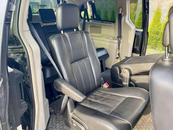 Zils Chrysler town-&-country 2013 Viļņa, ar dzinēja tilpumu 3.60 L un nobraukumu 275 tūkst. km par 5600 €, foto 10 vietnē AUTOMOTO.COM.LV