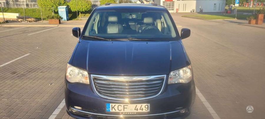 Zils Chrysler town-&-country 2013 Kauņa, ar dzinēja tilpumu 3.60 L un nobraukumu 221 tūkst. km par 6900 €, foto 1 vietnē AUTOMOTO.COM.LV
