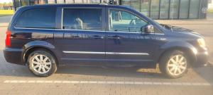 Zils Chrysler town-&-country 2013 Kauņa, ar dzinēja tilpumu 3.60 L un nobraukumu 221 tūkst. km par 6900 €, foto 4 vietnē AUTOMOTO.COM.LV