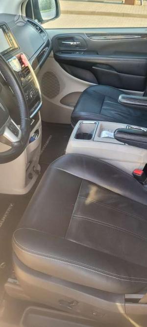 Zils Chrysler town-&-country 2013 Kauņa, ar dzinēja tilpumu 3.60 L un nobraukumu 221 tūkst. km par 6900 €, foto 10 vietnē AUTOMOTO.COM.LV