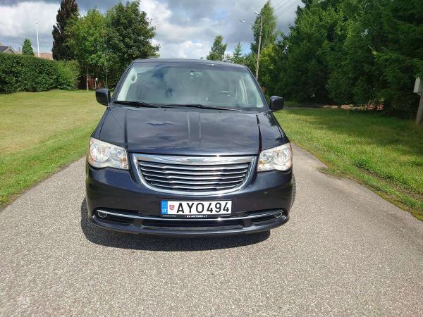 Blue Chrysler town-&-country 2013 in Vilnius, with an engine capacity of 3.61 L and mileage of 143 thousand km for 8900 €, photo 2 on AUTOMOTO.COM.LV
