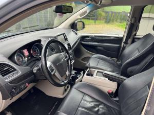 Blue Chrysler town-&-country 2013 in Vilnius, with an engine capacity of 3.60 L and mileage of 216 thousand km for 4999 €, photo 10 on AUTOMOTO.COM.LV