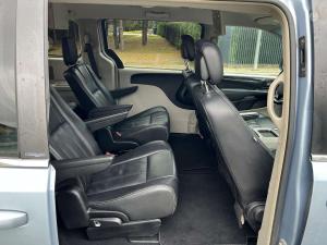 Blue Chrysler town-&-country 2013 in Vilnius, with an engine capacity of 3.60 L and mileage of 216 thousand km for 4999 €, photo 17 on AUTOMOTO.COM.LV