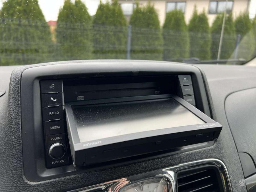 Blue Chrysler town-&-country 2013 in Vilnius, with an engine capacity of 3.60 L and mileage of 216 thousand km for 4999 €, photo 27 on AUTOMOTO.COM.LV