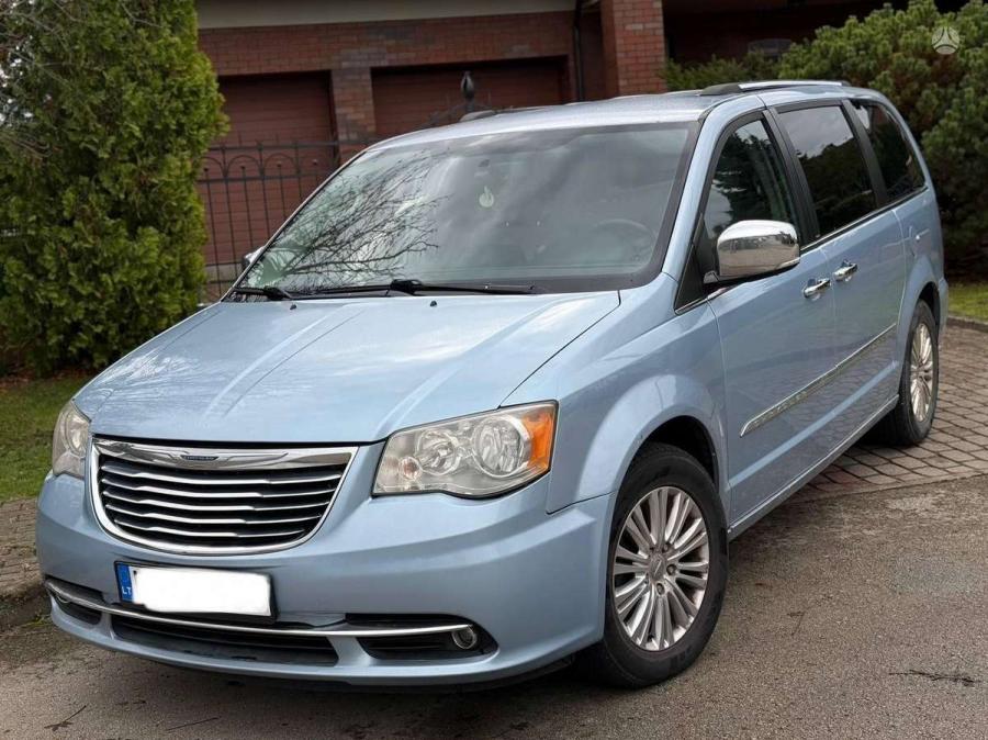 Blue Chrysler town-&-country 2014 in Klaipeda, with an engine capacity of 3.60 L and mileage of 177 thousand km for 8900 €, photo 4 on AUTOMOTO.COM.LV