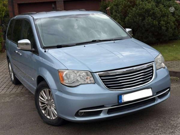 Blue Chrysler town-&-country 2014 in Klaipeda, with an engine capacity of 3.60 L and mileage of 177 thousand km for 8700 €, photo 2 on AUTOMOTO.COM.LV