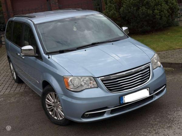Blue Chrysler town-&-country 2014 in Klaipeda, with an engine capacity of 3.60 L and mileage of 177 thousand km for 8700 €, photo 5 on AUTOMOTO.COM.LV