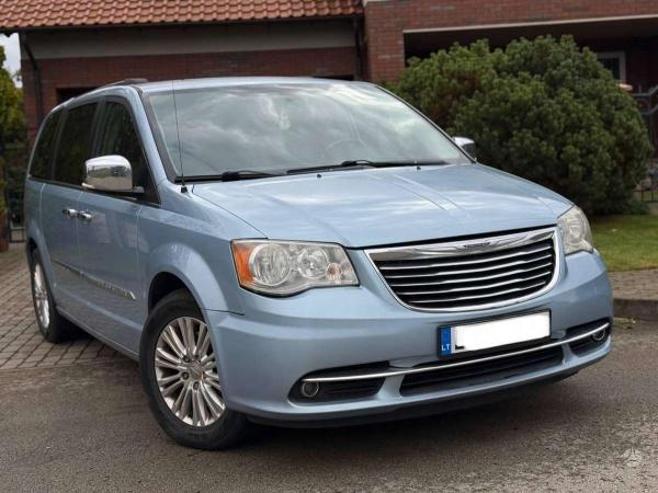 Blue Chrysler town-&-country 2014 in Klaipeda, with an engine capacity of 3.60 L and mileage of 177 thousand km for 8700 €, photo 6 on AUTOMOTO.COM.LV