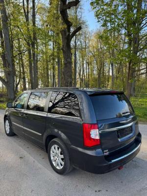 Zils Chrysler town-&-country 2014 Rīga, ar dzinēja tilpumu 3.78 L un nobraukumu 98 tūkst. km par 5300 €, foto 6 vietnē AUTOMOTO.COM.LV