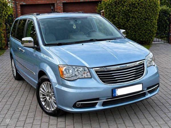 Zils Chrysler town-&-country 2014 Klaipėda, ar dzinēja tilpumu 3.60 L un nobraukumu 177 tūkst. km par 8550 €, foto 1 vietnē AUTOMOTO.COM.LV