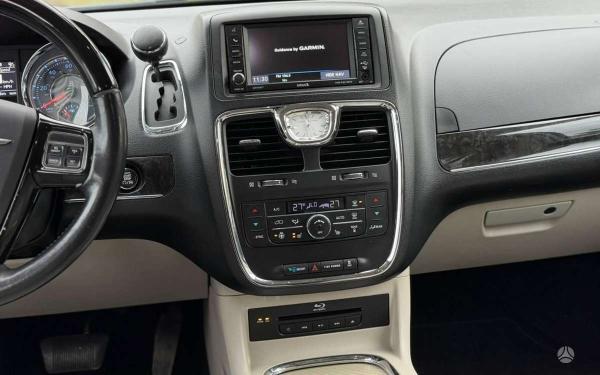 Zils Chrysler town-&-country 2014 Klaipėda, ar dzinēja tilpumu 3.60 L un nobraukumu 177 tūkst. km par 8550 €, foto 6 vietnē AUTOMOTO.COM.LV