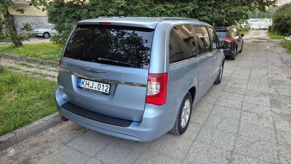 Blue Chrysler town-&-country 2014 in Kaunas, with an engine capacity of 3.61 L and mileage of 166 thousand km for 7800 €, photo 5 on AUTOMOTO.COM.LV