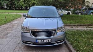 Zils Chrysler town-&-country 2014 Kauņa, ar dzinēja tilpumu 3.61 L un nobraukumu 166 tūkst. km par 7800 €, foto  vietnē AUTOMOTO.COM.LV