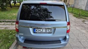 Zils Chrysler town-&-country 2014 Kauņa, ar dzinēja tilpumu 3.61 L un nobraukumu 166 tūkst. km par 7800 €, foto 7 vietnē AUTOMOTO.COM.LV