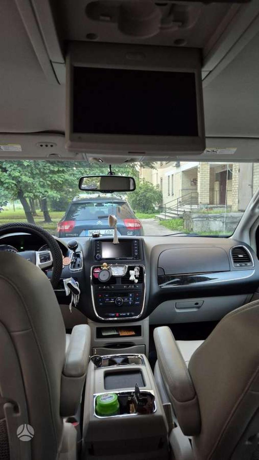 Zils Chrysler town-&-country 2014 Kauņa, ar dzinēja tilpumu 3.61 L un nobraukumu 166 tūkst. km par 7800 €, foto 12 vietnē AUTOMOTO.COM.LV