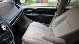 Zils Chrysler town-&-country 2014 Kauņa, ar dzinēja tilpumu 3.61 L un nobraukumu 166 tūkst. km par 7800 €, foto 16 vietnē AUTOMOTO.COM.LV