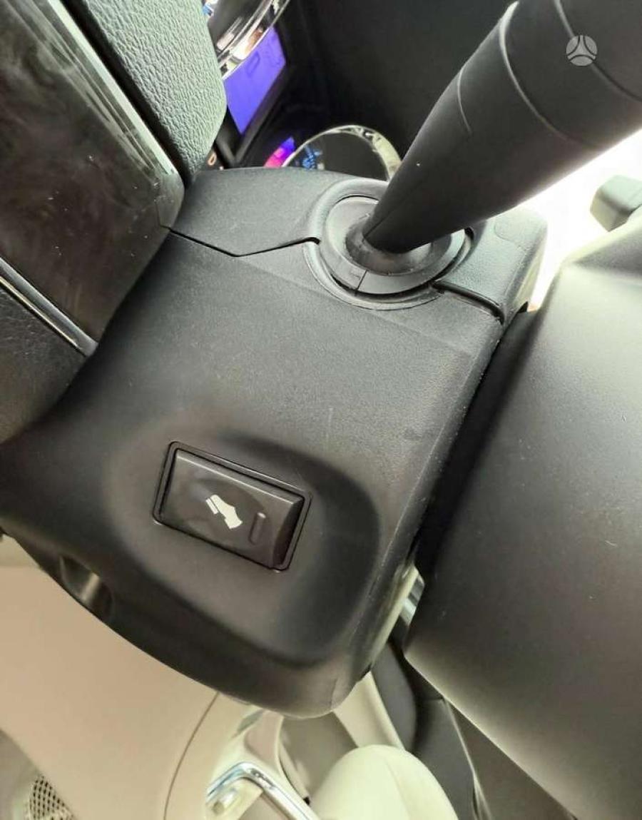 Zils Chrysler town-&-country 2014 Klaipėda, ar dzinēja tilpumu 3.60 L un nobraukumu 177 tūkst. km par 8500 €, foto 13 vietnē AUTOMOTO.COM.LV