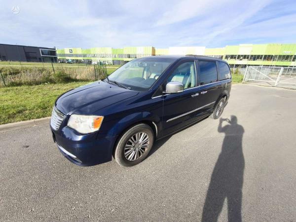 Chrysler town-&-country 2014 Viļņa vietnē Zils Chrysler town-&-country 2014 Viļņa, ar dzinēja tilpumu 3.60 L un nobraukumu 21 tūkst. km par 6900 €, foto 4 vietnē AUTOMOTO.COM.LV