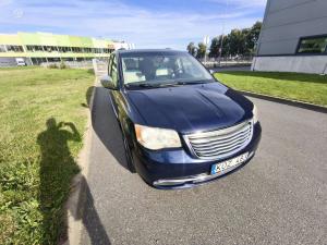 Zils Chrysler town-&-country 2014 Viļņa, ar dzinēja tilpumu 3.60 L un nobraukumu 21 tūkst. km par 6900 €, foto 6 vietnē AUTOMOTO.COM.LV