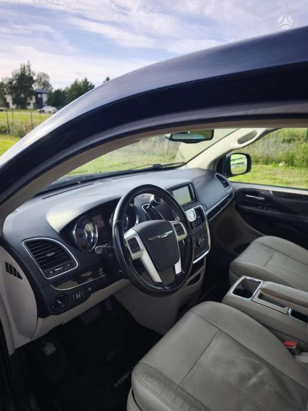 Chrysler town-&-country 2014 Viļņa vietnē Zils Chrysler town-&-country 2014 Viļņa, ar dzinēja tilpumu 3.60 L un nobraukumu 21 tūkst. km par 6900 €, foto 10 vietnē AUTOMOTO.COM.LV