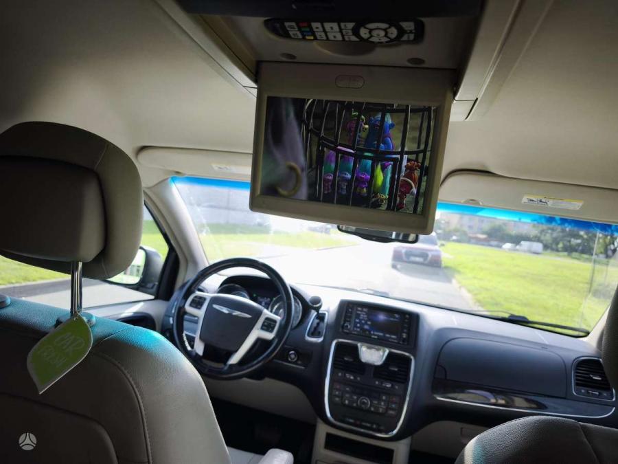 Zils Chrysler town-&-country 2014 Viļņa, ar dzinēja tilpumu 3.60 L un nobraukumu 21 tūkst. km par 6900 €, foto 12 vietnē AUTOMOTO.COM.LV