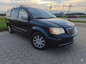 Blue Chrysler town-&-country 2015 in Siauliai, with an engine capacity of 3.60 L and mileage of 278 thousand km for 6300 €, photo 3 on AUTOMOTO.COM.LV