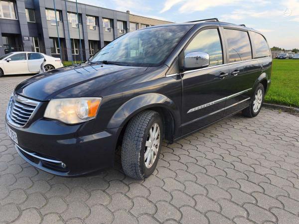 Zils Chrysler town-&-country 2015 Šauļi, ar dzinēja tilpumu 3.60 L un nobraukumu 278 tūkst. km par 6300 €, foto 4 vietnē AUTOMOTO.COM.LV