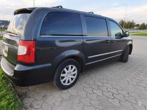 Blue Chrysler town-&-country 2015 in Siauliai, with an engine capacity of 3.60 L and mileage of 278 thousand km for 6300 €, photo 5 on AUTOMOTO.COM.LV