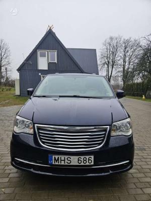 Blue Chrysler town-&-country 2016 in Ukmerge, with an engine capacity of 3.60 L and mileage of 1 thousand km for 7500 €, photo 6 on AUTOMOTO.COM.LV