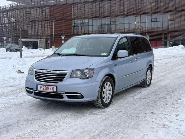 Zils Chrysler town-&-country 2016 Klaipėda, ar dzinēja tilpumu 3.60 L un nobraukumu 275 tūkst. km par 7100 €, foto 1 vietnē AUTOMOTO.COM.LV