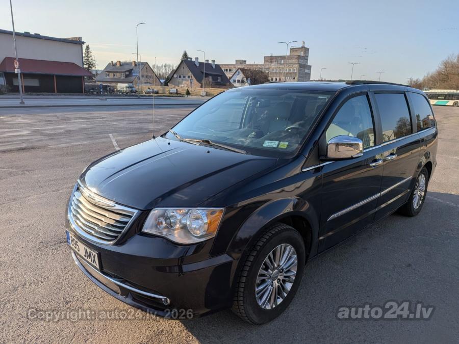 Zils Chrysler town-&-country 2013 Tallina, ar dzinēja tilpumu 3.60 L un nobraukumu 244 tūkst. km par 6000 €, foto 1 vietnē AUTOMOTO.COM.LV